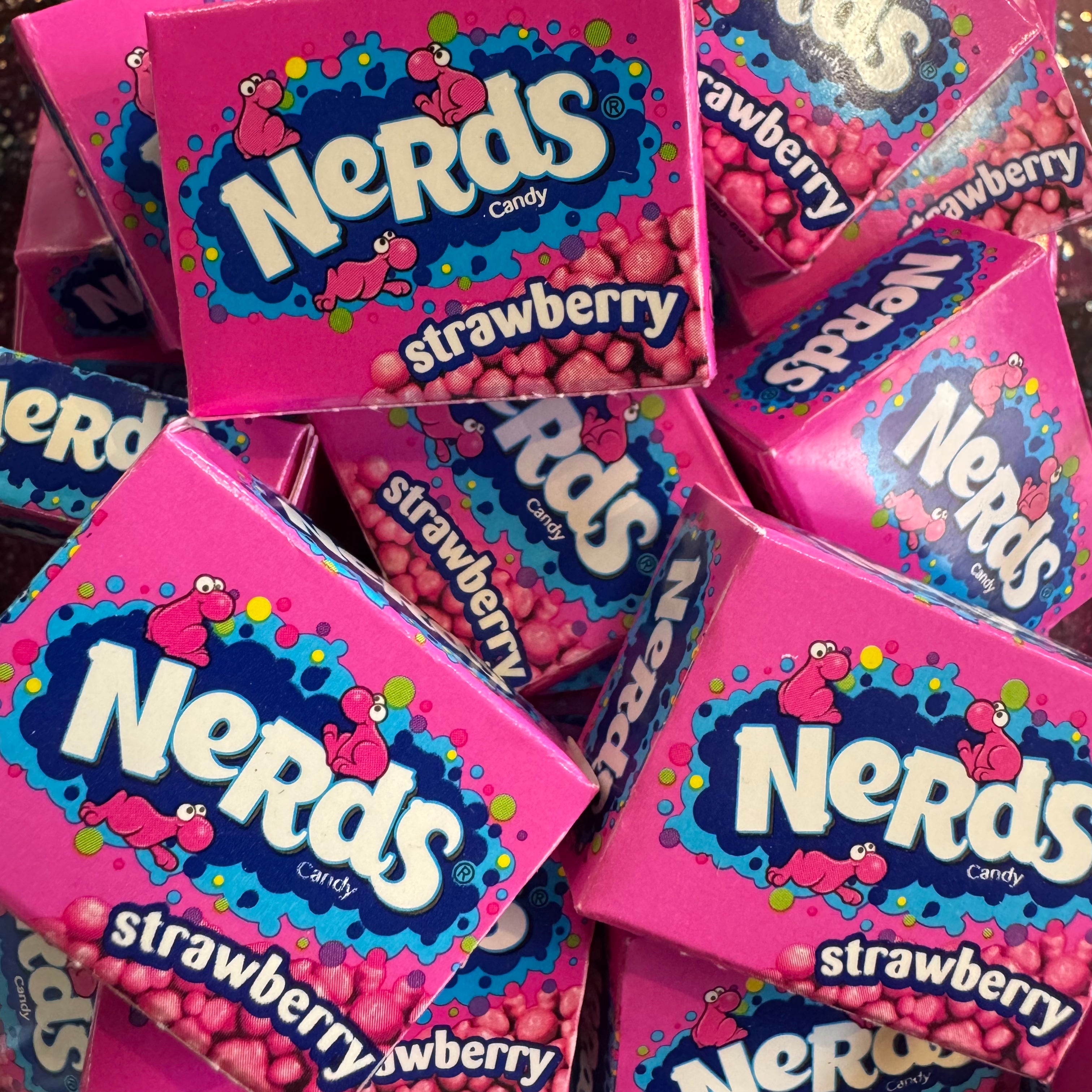 Nerds Strawberry Miniature - Single – USA Bites